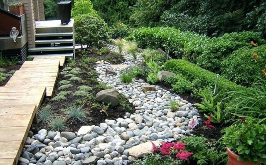 20+ Inspiring Dry Riverbed Landscaping Ideas in 2020